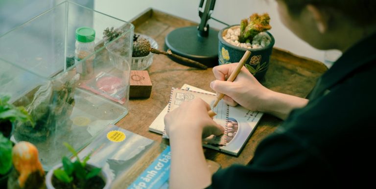 DIY Terrarium for Your Desk - Improve Workspace