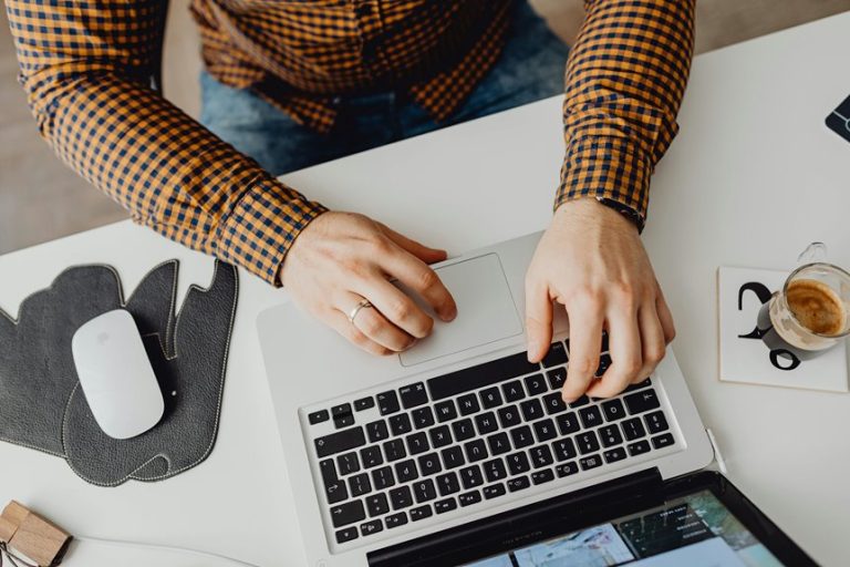 The Role of Mousepads in Reducing Mouse Jitter - Improve Workspace