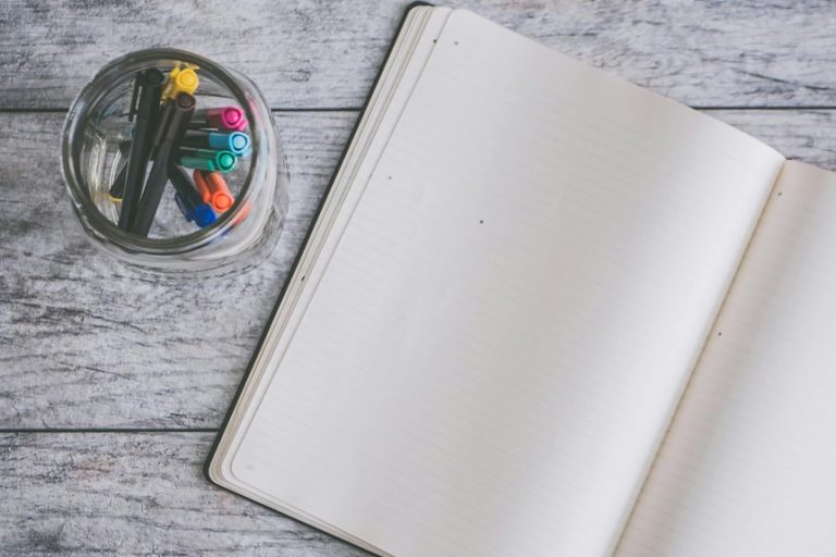 Optimal Desk Colors for Boosting Productivity in Your Home Office ...